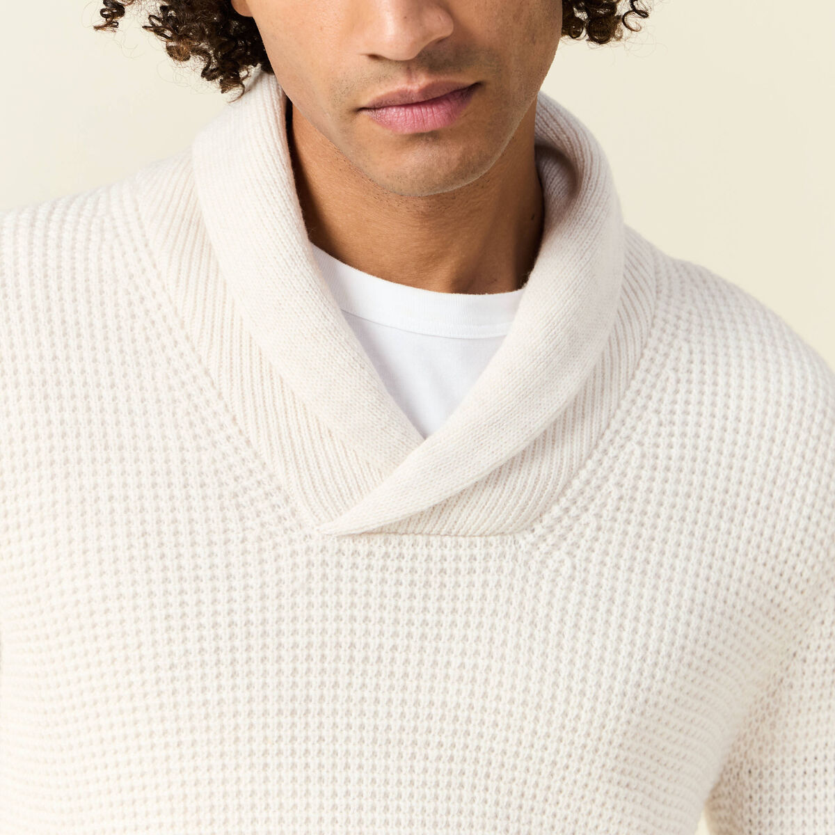 Pull manches longues col châle ecru homme | Bonobo