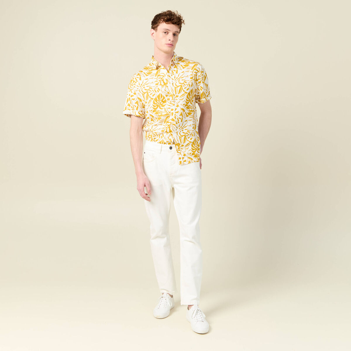 Chemise manches courtes fluide jaune foncé homme | Bonobo