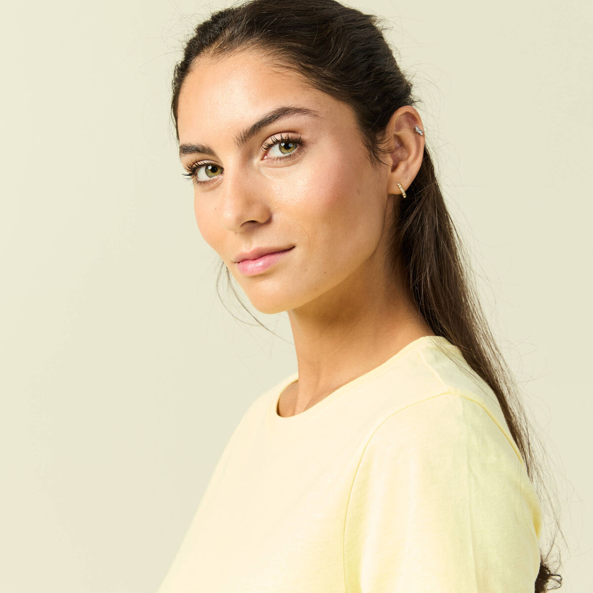 T-shirt cintré col rond manches courtes jaune pastel femme | Bonobo