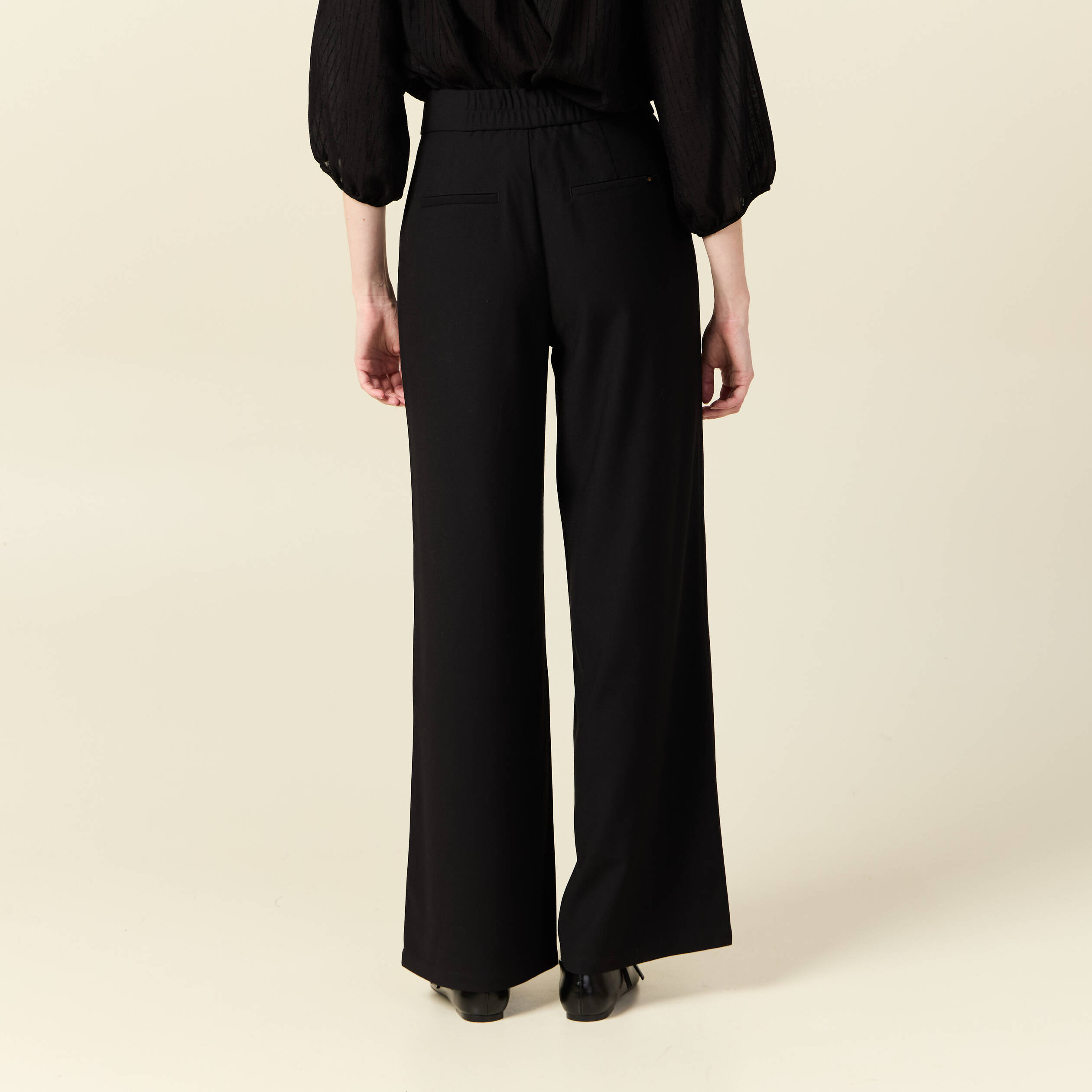 Pantalon large fluide noir femme | Bonobo
